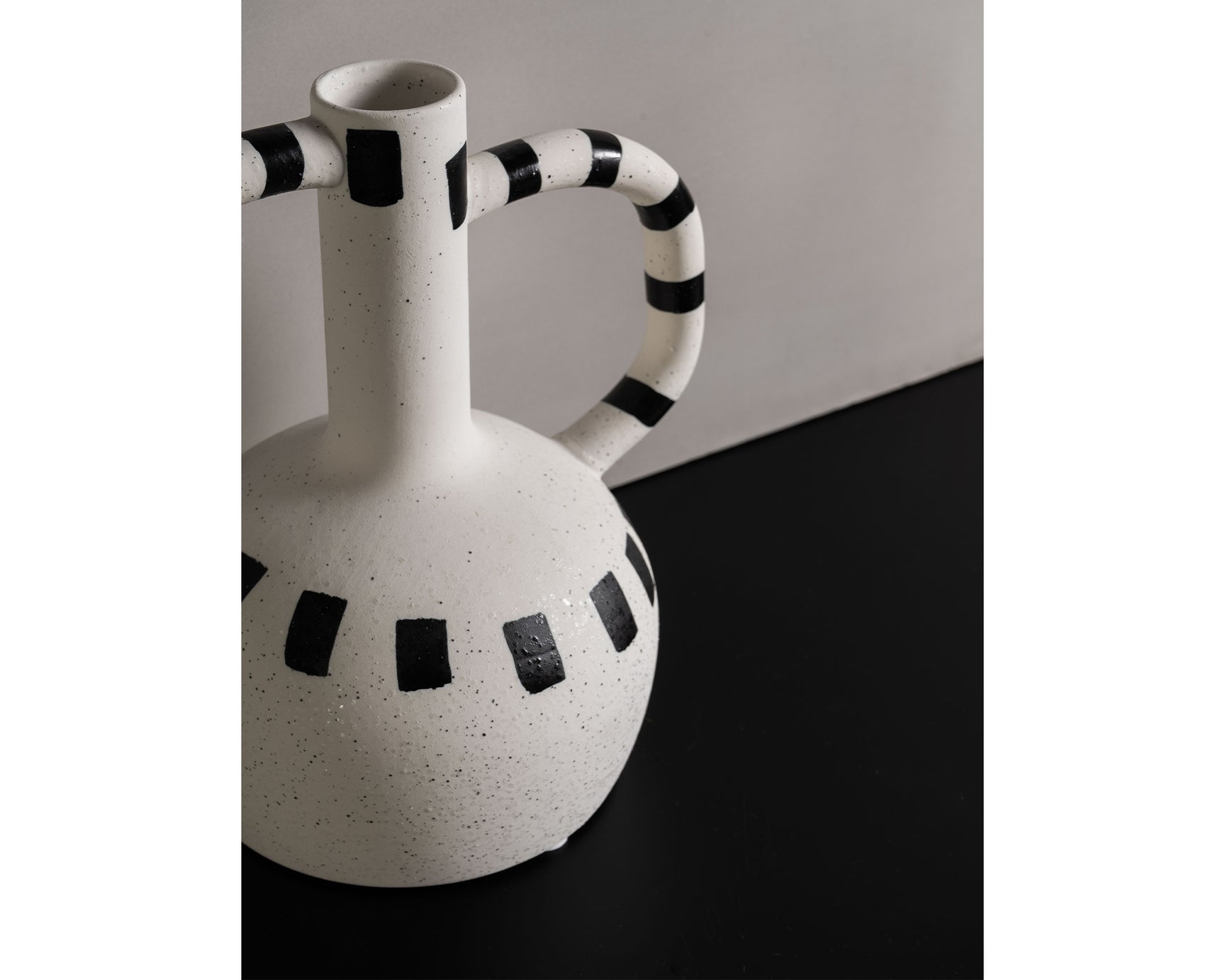 Liang & Eimil Irving Vase – Shropshire Design
