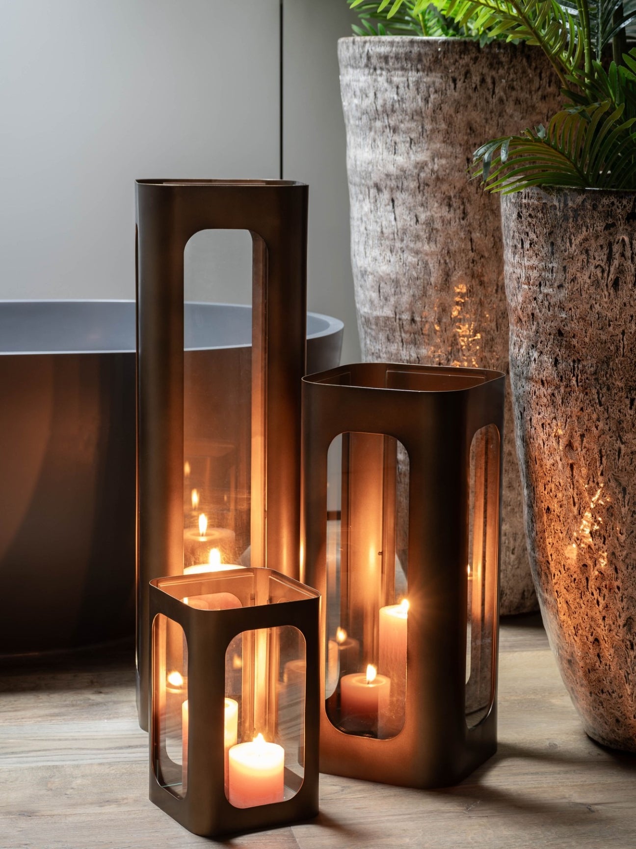 Libra Interiors Thorpe Hurricane Lamp – Medium – Shropshire Design