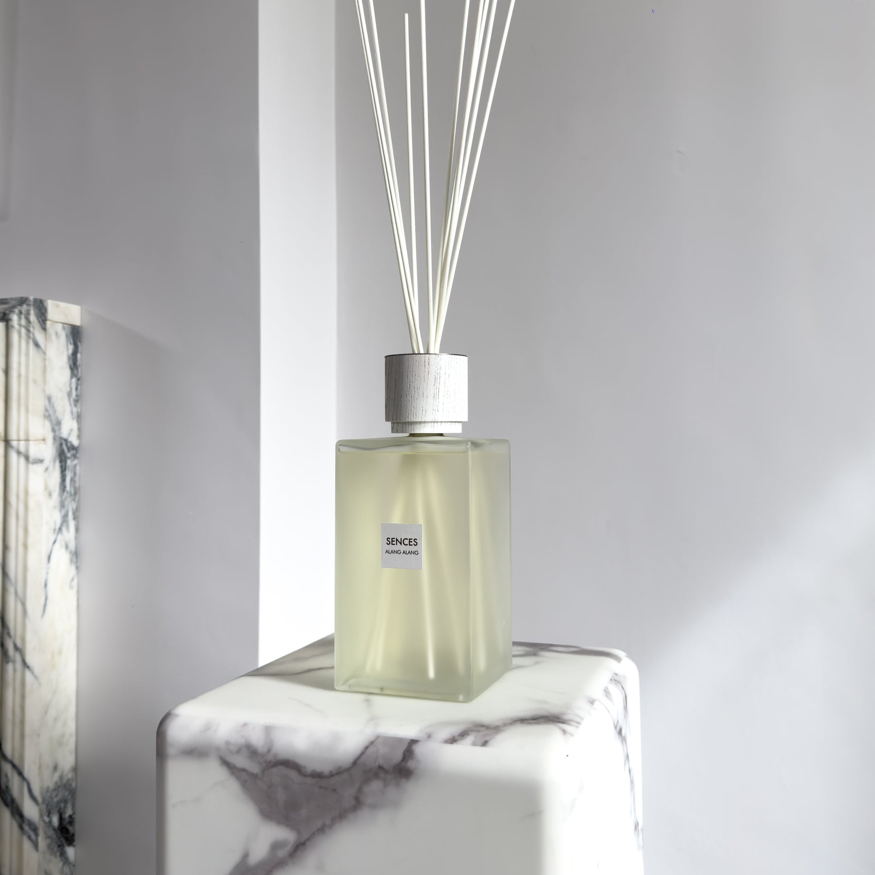 Enormous Amora Reed Diffuser with White Frosted Bottle – Shropshire Design